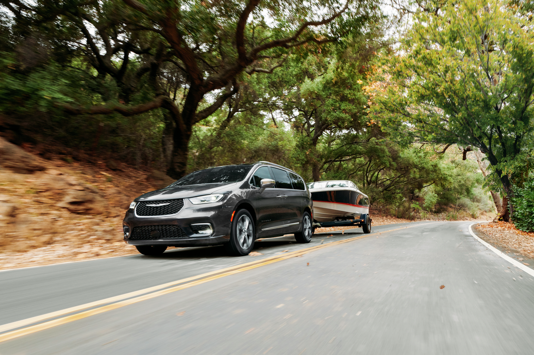 Chrysler Pacifica Van for Sale in Fargo, ND | Corwin CDJR