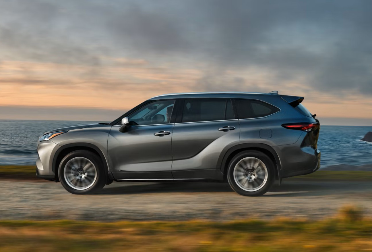 Toyota Highlander near Framingham, MA | Imperial Toyota